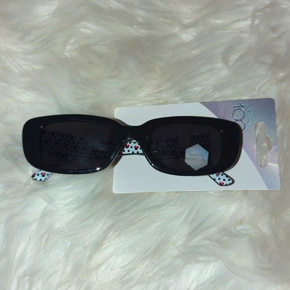 Disney | Accessories | Disney0 Minnie Mouse Uv Protection Sunglasses ...